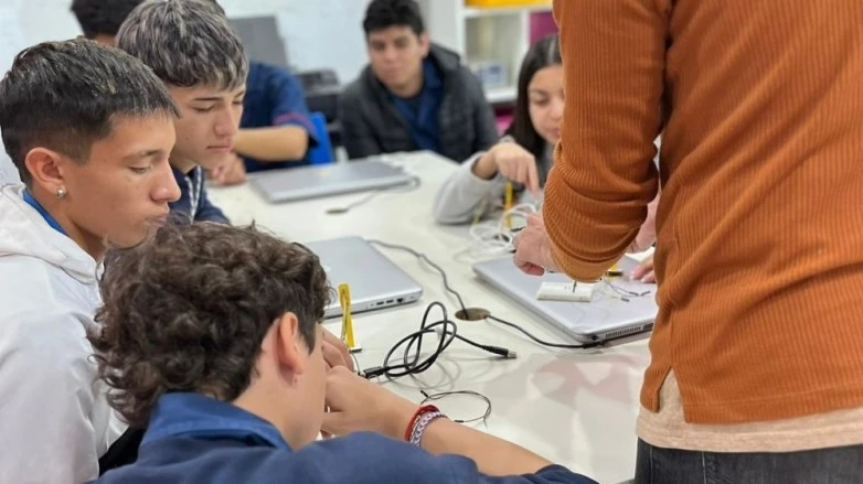 Conectar Lab: realizan talleres gratuitos de arte digital y programación | Ámbito Educativo